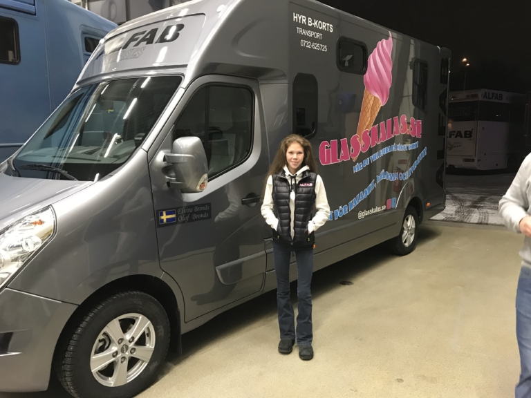 Hyr ALFAB 5 sits B-kort Hästlastbil – Glasskalas.se